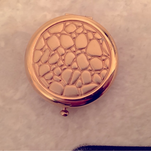 Estee Lauder | Makeup | Vintage Este Lauder Compact Translucent Powder ...
